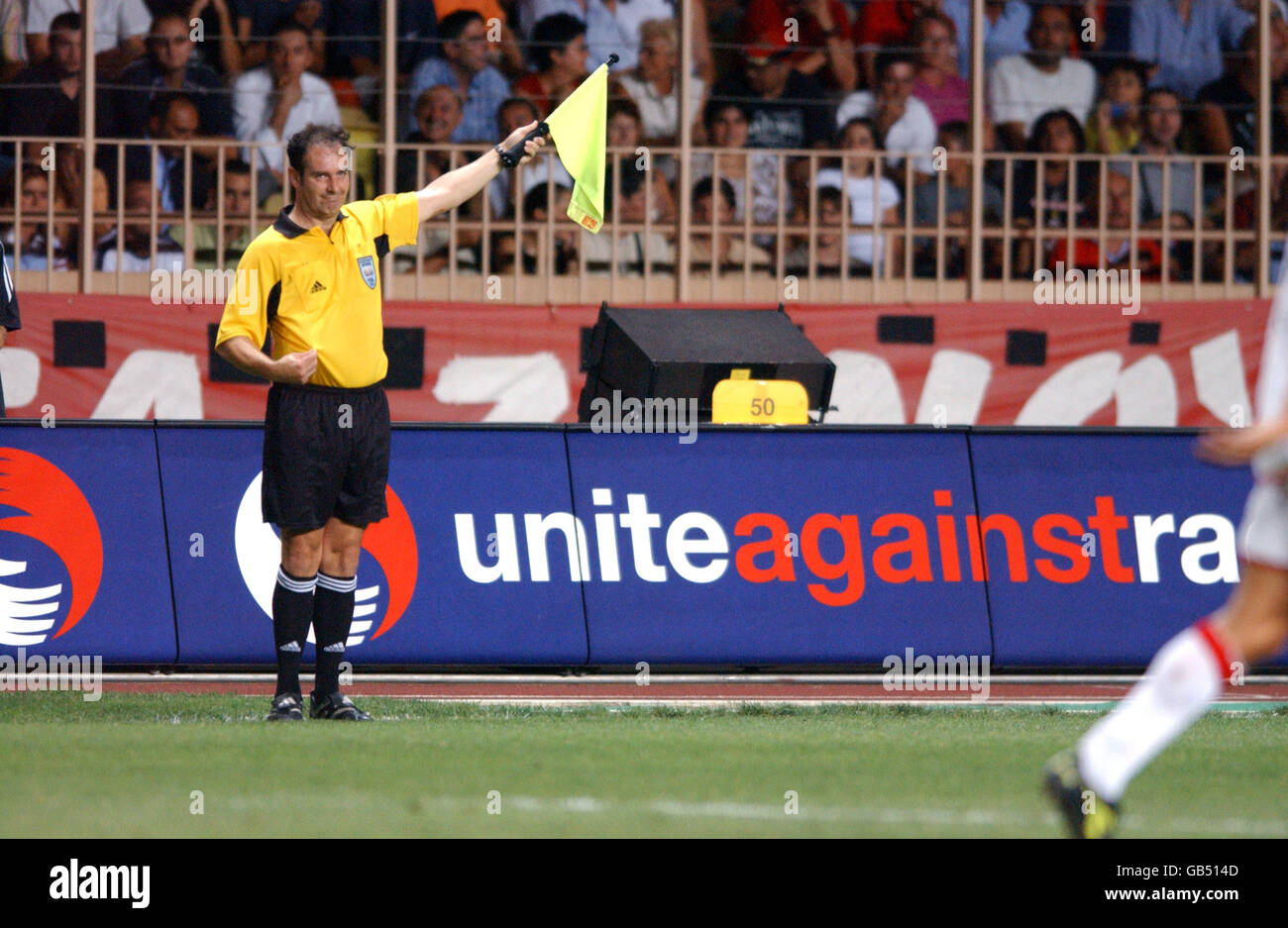 Assistant referee david bryan hi-res stock photography and images - Alamy