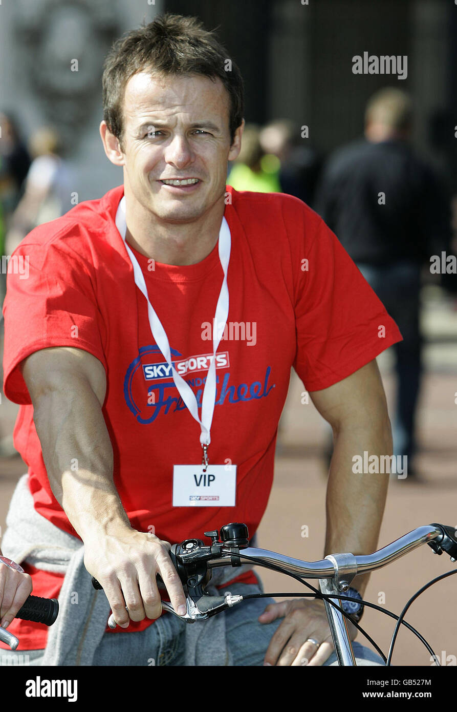 Former England rugby player Austin Healey during the 2008 London ...