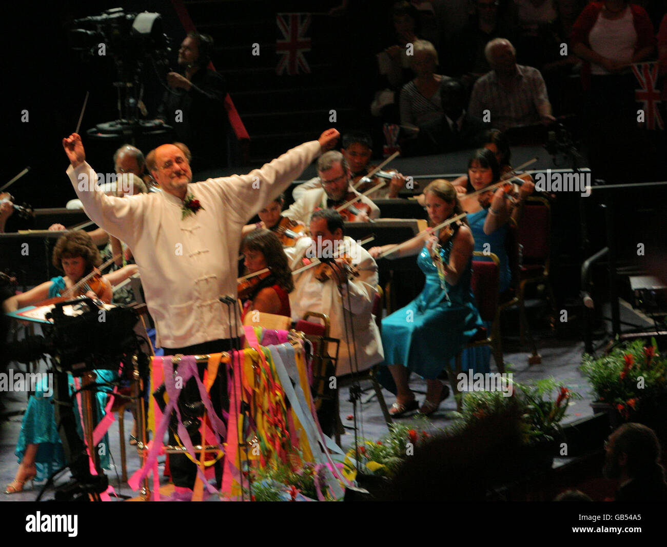 Sir Roger Norrington conducts the BBC Symphony Orchestra and Welsh bass ...