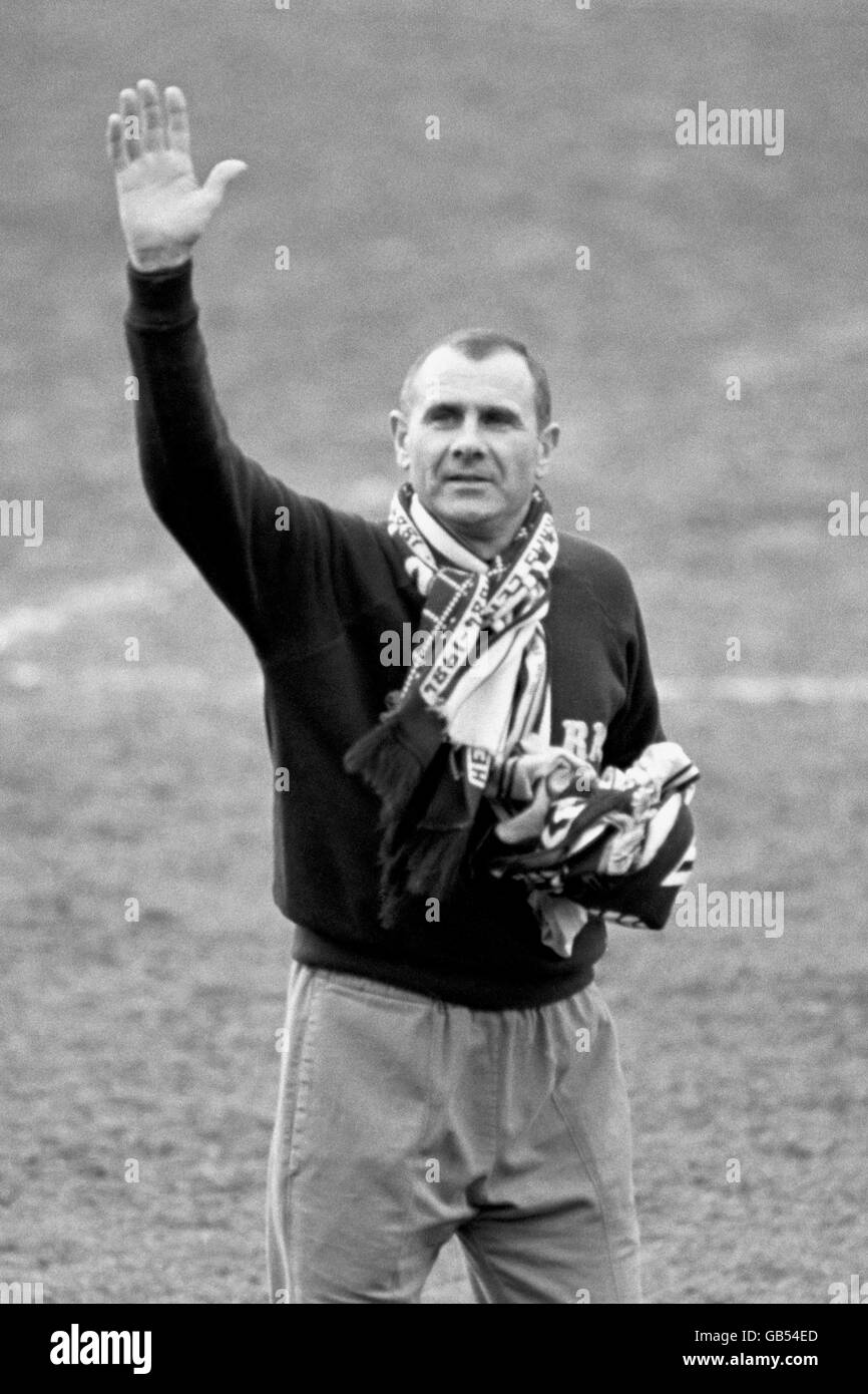 ARTHUR COX GIVES THUMBS UP AS DERBY ARE PROMOTED TO DIVISION ONE Stock ...