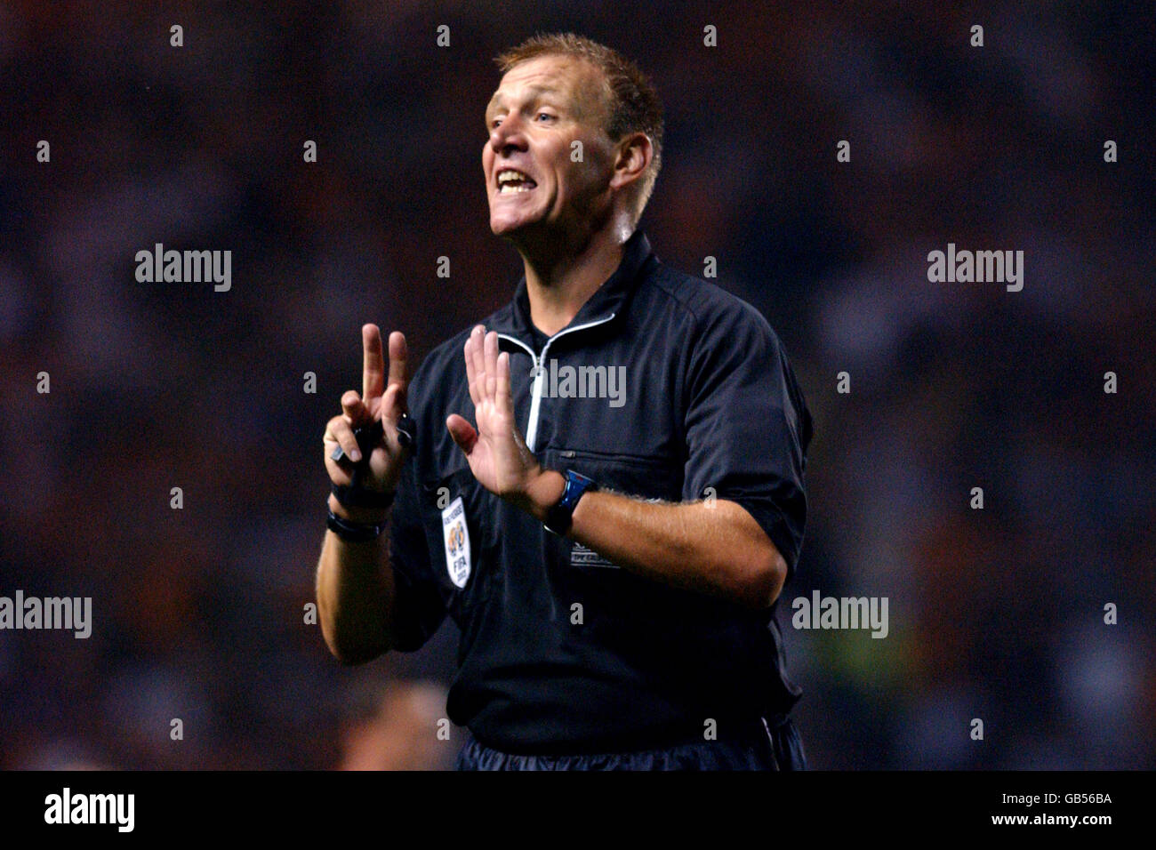 Graham poll premier league referee hi-res stock photography and images ...