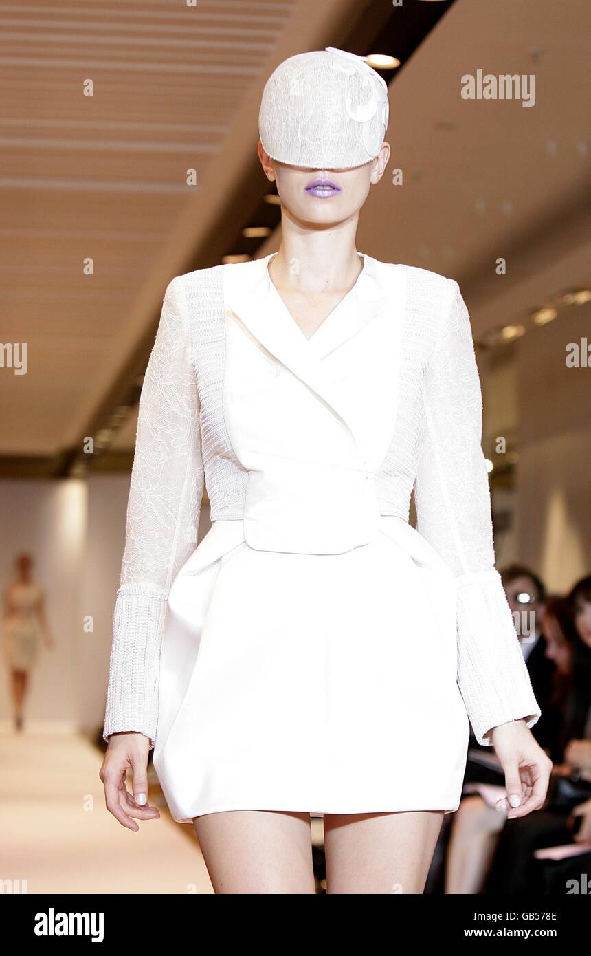 London Fashion Week - Modernist, Mango Catwalk Show Stock Photo - Alamy