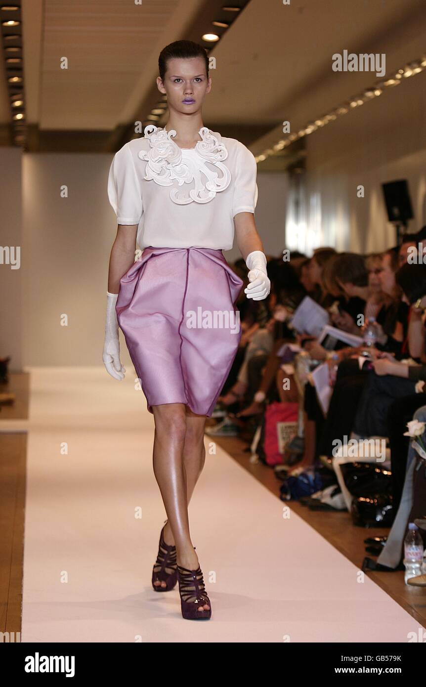 London Fashion Week - Modernist, Mango Catwalk Show Stock Photo - Alamy