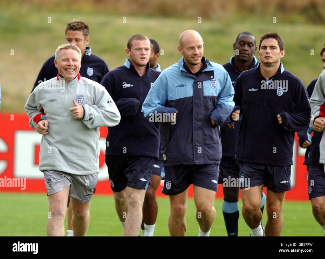 England football players coach hi-res stock photography and images - Alamy