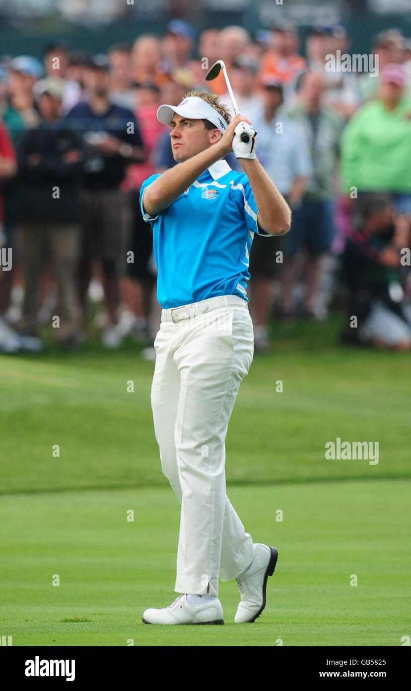 Golf - 37th Ryder Cup - USA v Europe - Day Two - Valhalla Golf Club ...