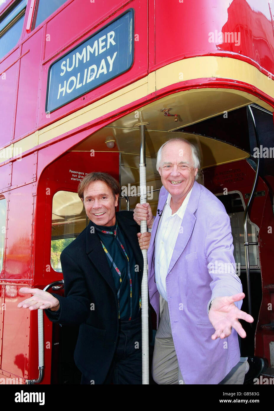 Singer actor cliff richard hi-res stock photography and images - Alamy