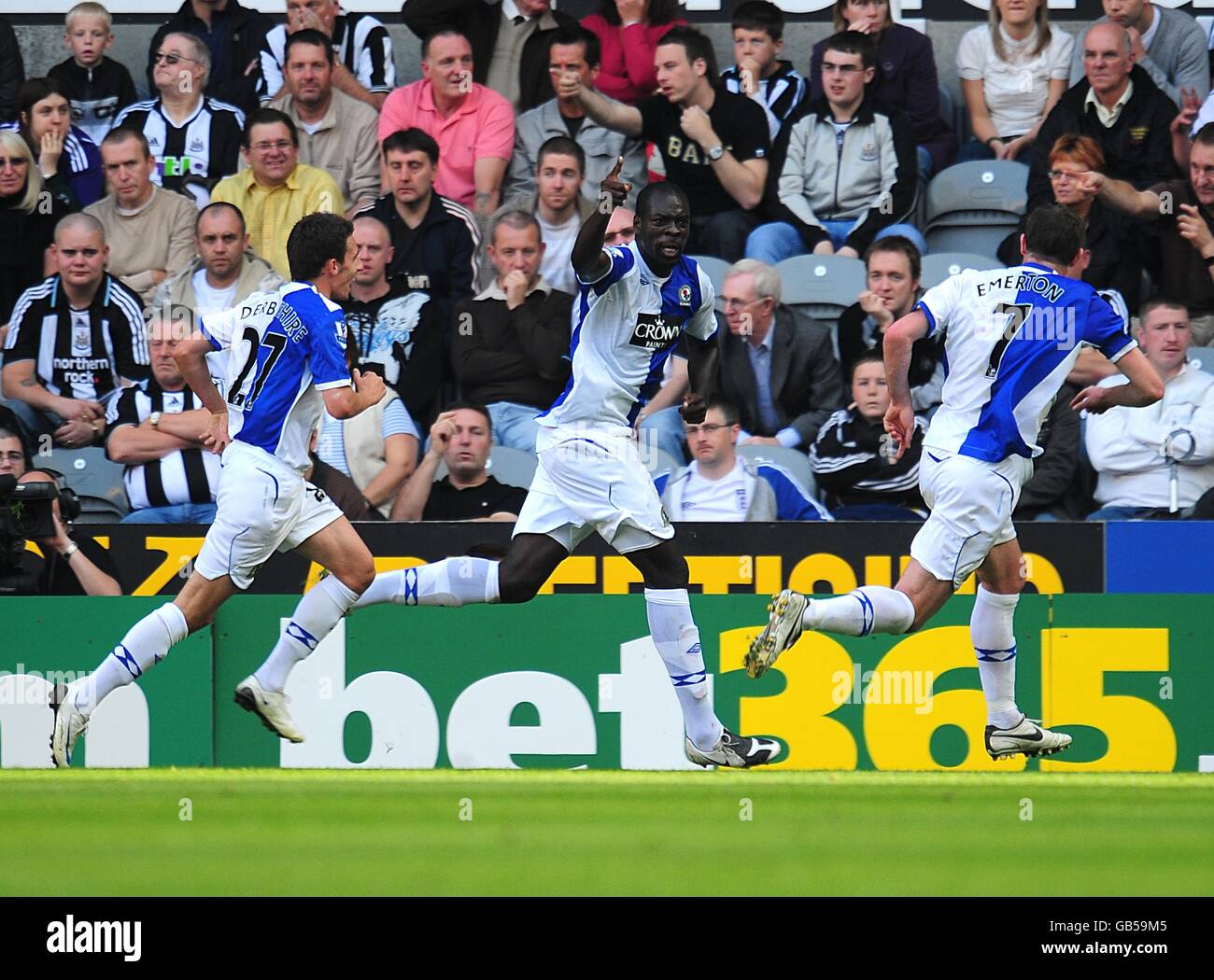 Blackburn Rovers' Christopher Samba (c) celebrates with his team mates ...