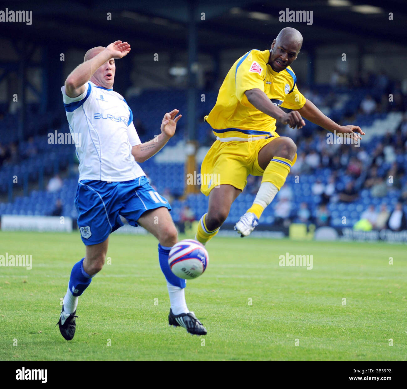 Andy johnson sport football action hi-res stock photography and images ...