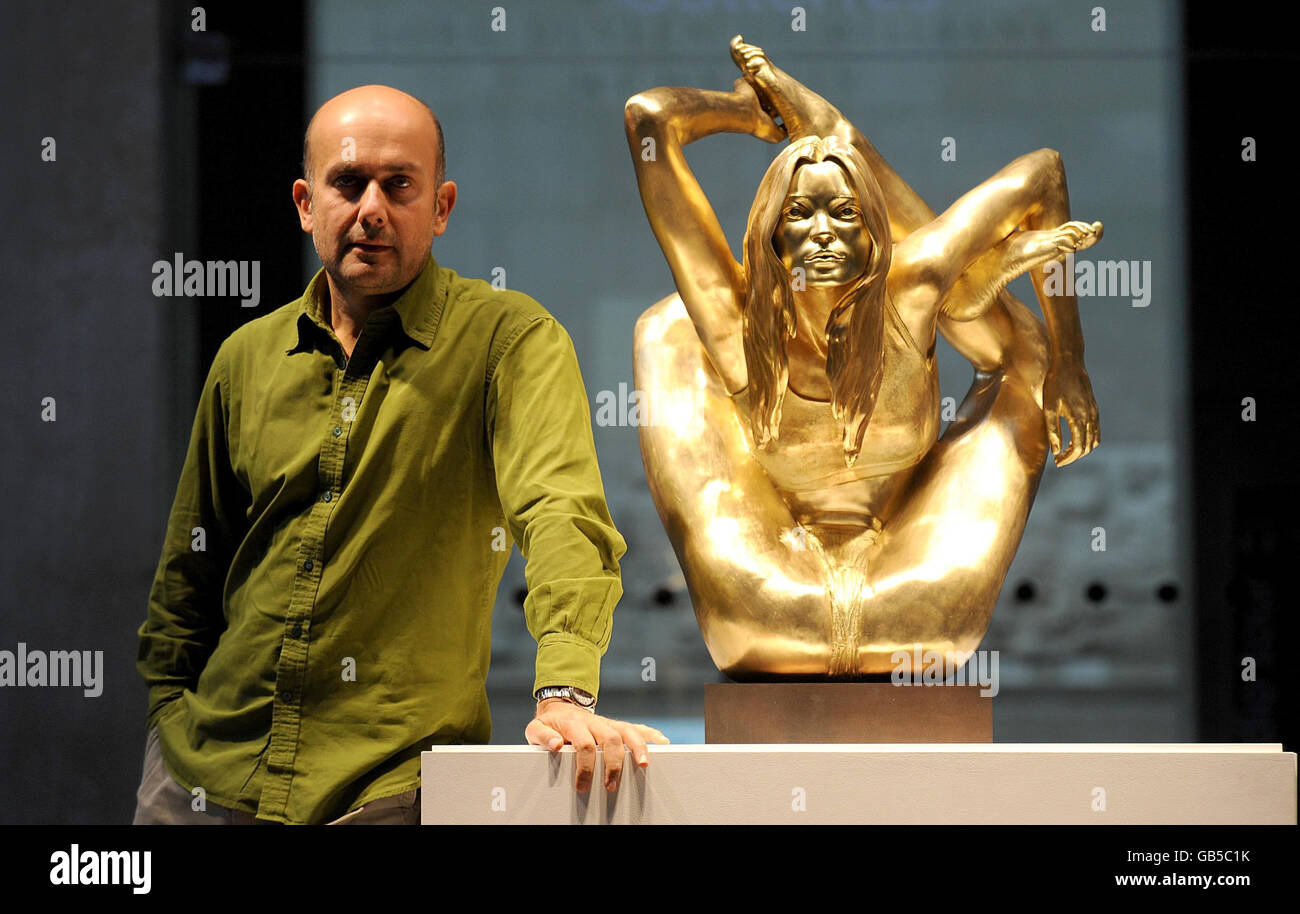 Solid gold Kate Moss statue unveiled Stock Photo - Alamy