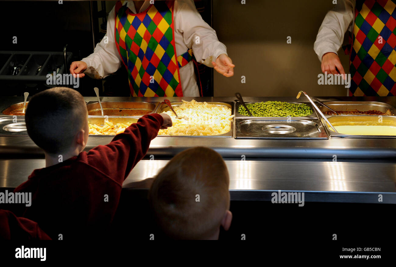 School dinners primary school in hi-res stock photography and images ...
