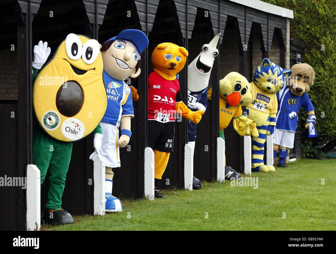 10th annual mascot grand national huntingdon racecourse hi-res stock ...