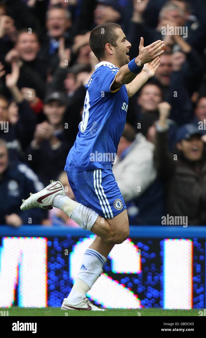 Chelseas joe cole celebrates after scoring the first goal hi-res stock ...
