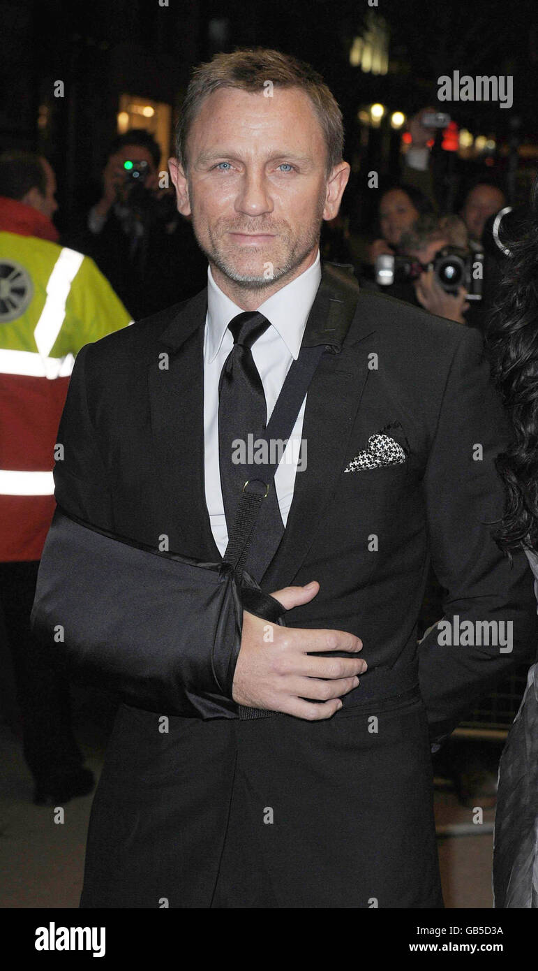 James bond daniel craig eye hi-res stock photography and images - Alamy