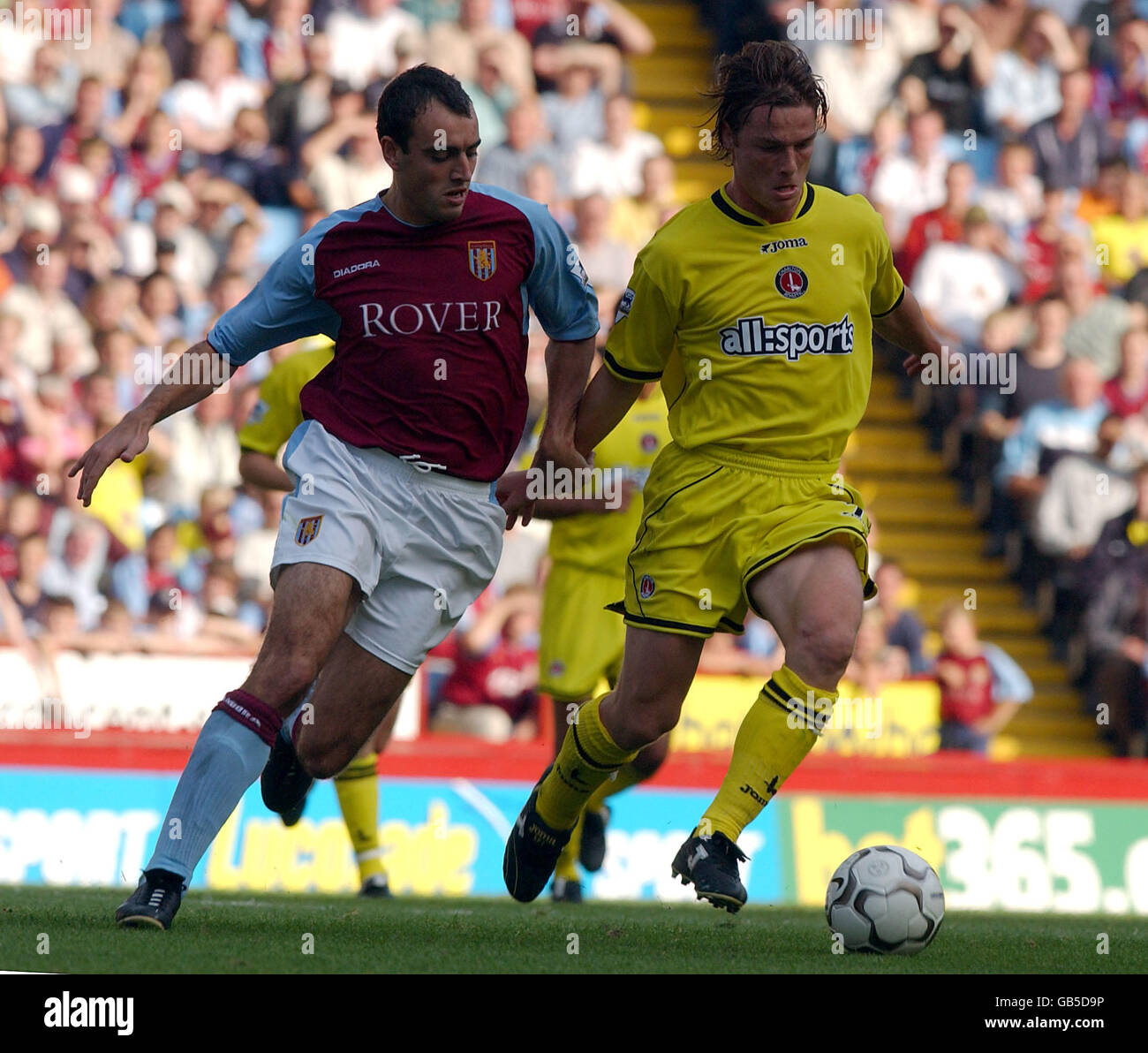 Charlton athletic and gavin mccann hi-res stock photography and images ...