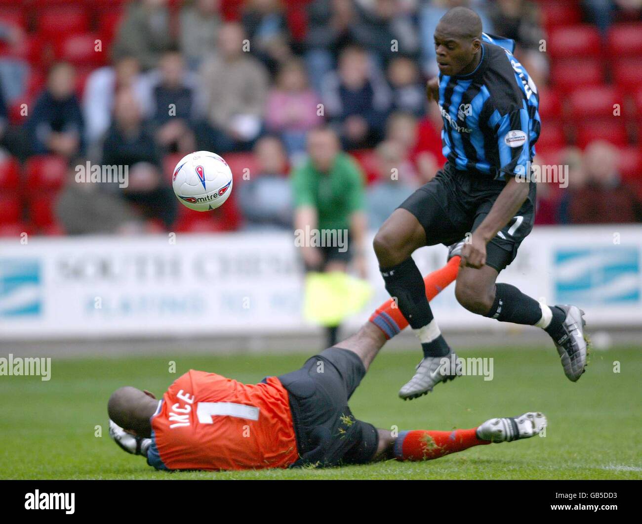 Soccer - Nationwide League Division One - Crewe Alexandra v Nottingham ...