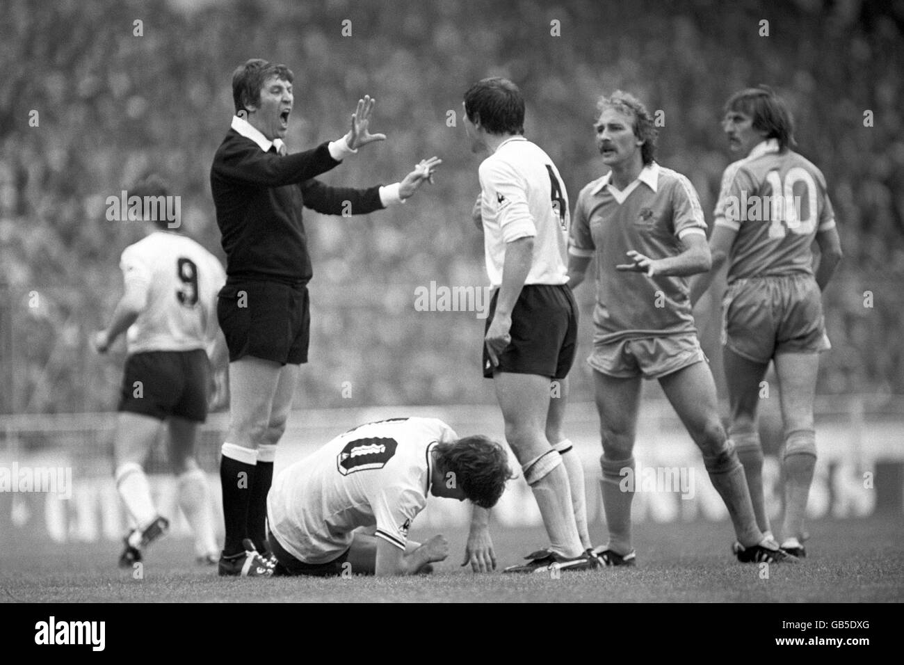 L r glenn hoddle Black and White Stock Photos & Images - Alamy