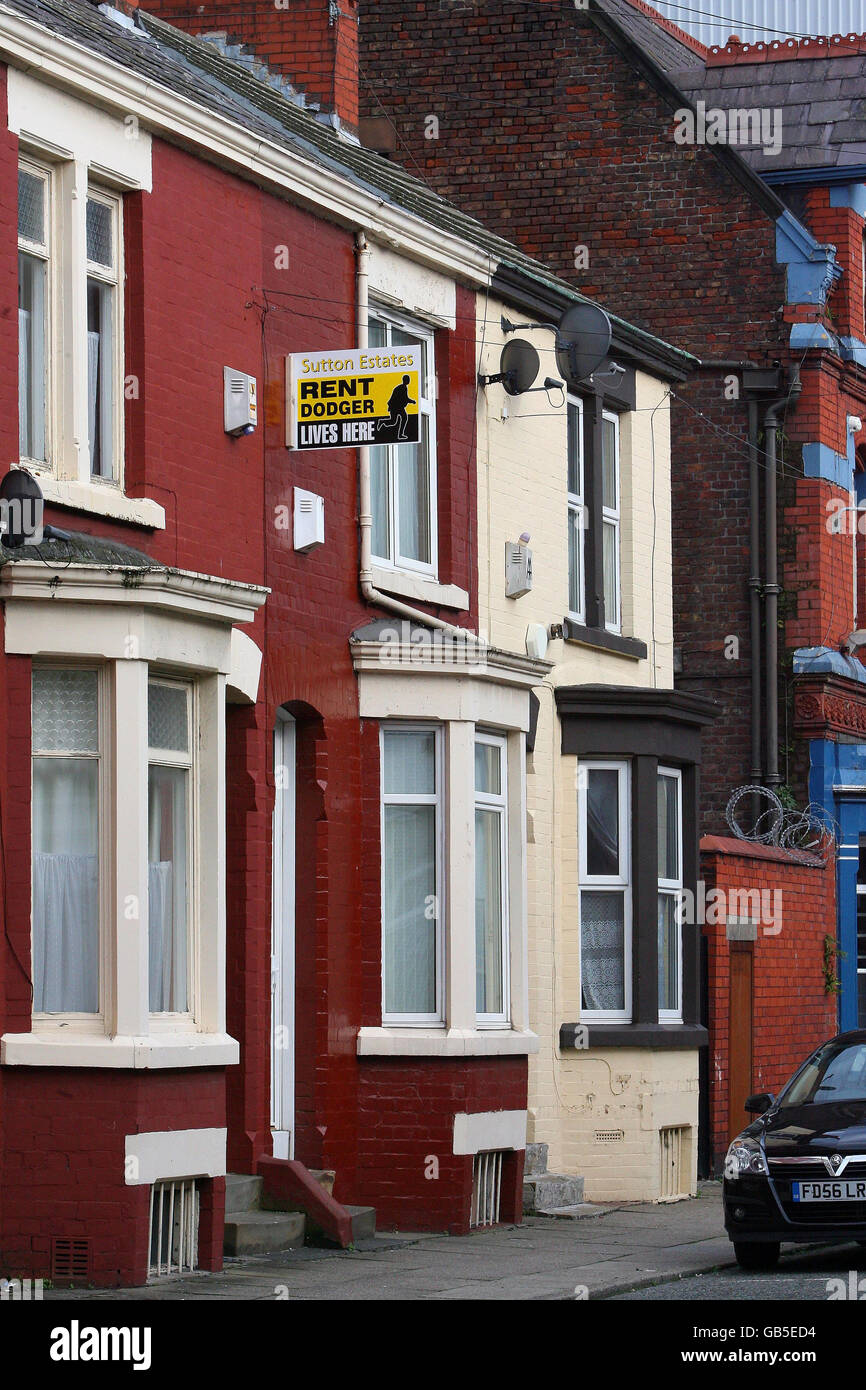 Rent dodger signs hi-res stock photography and images - Alamy