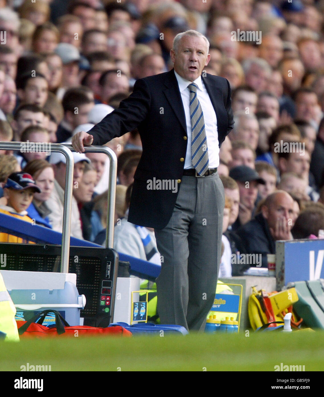 Leeds uniteds manager peter reid hi-res stock photography and images ...