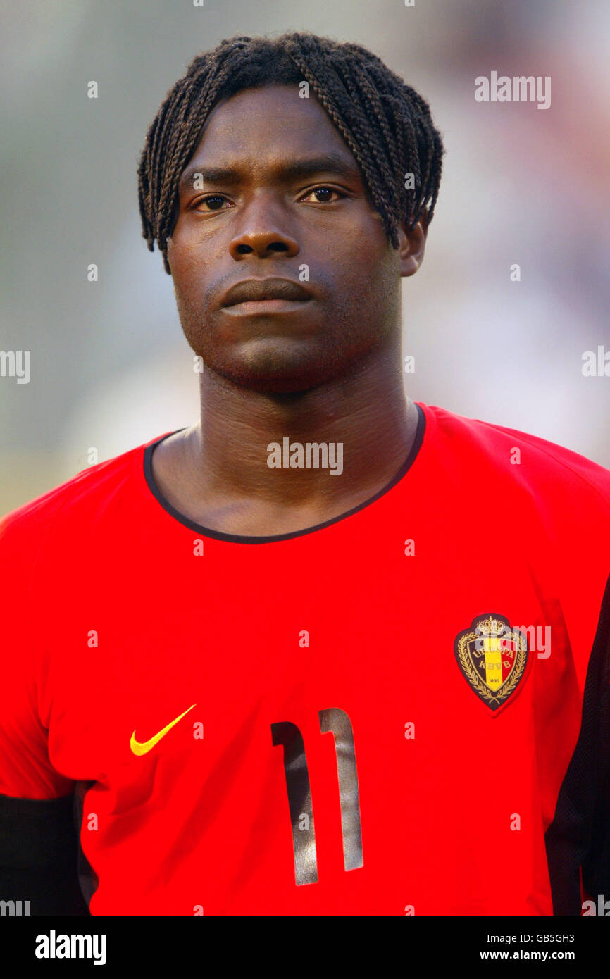 Soccer - International Friendly - Belgium v Holland. Mbo Mpenza ...