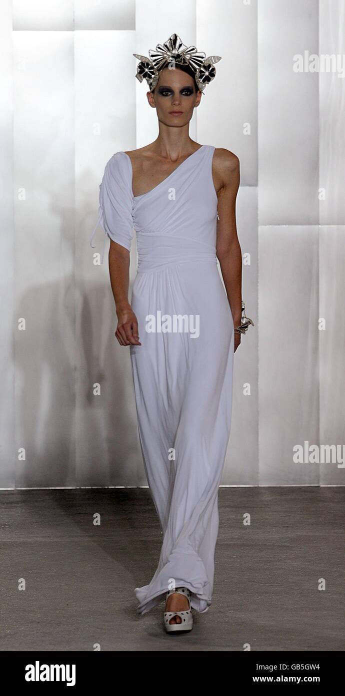 London Fashion Week - Temperley London Catwalk Show Stock Photo - Alamy