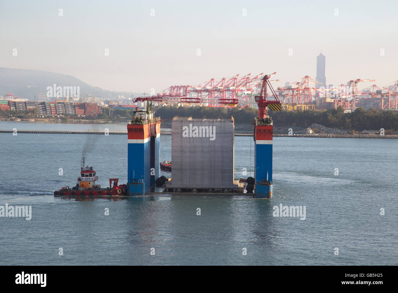 Ship caisson hi-res stock photography and images - Alamy