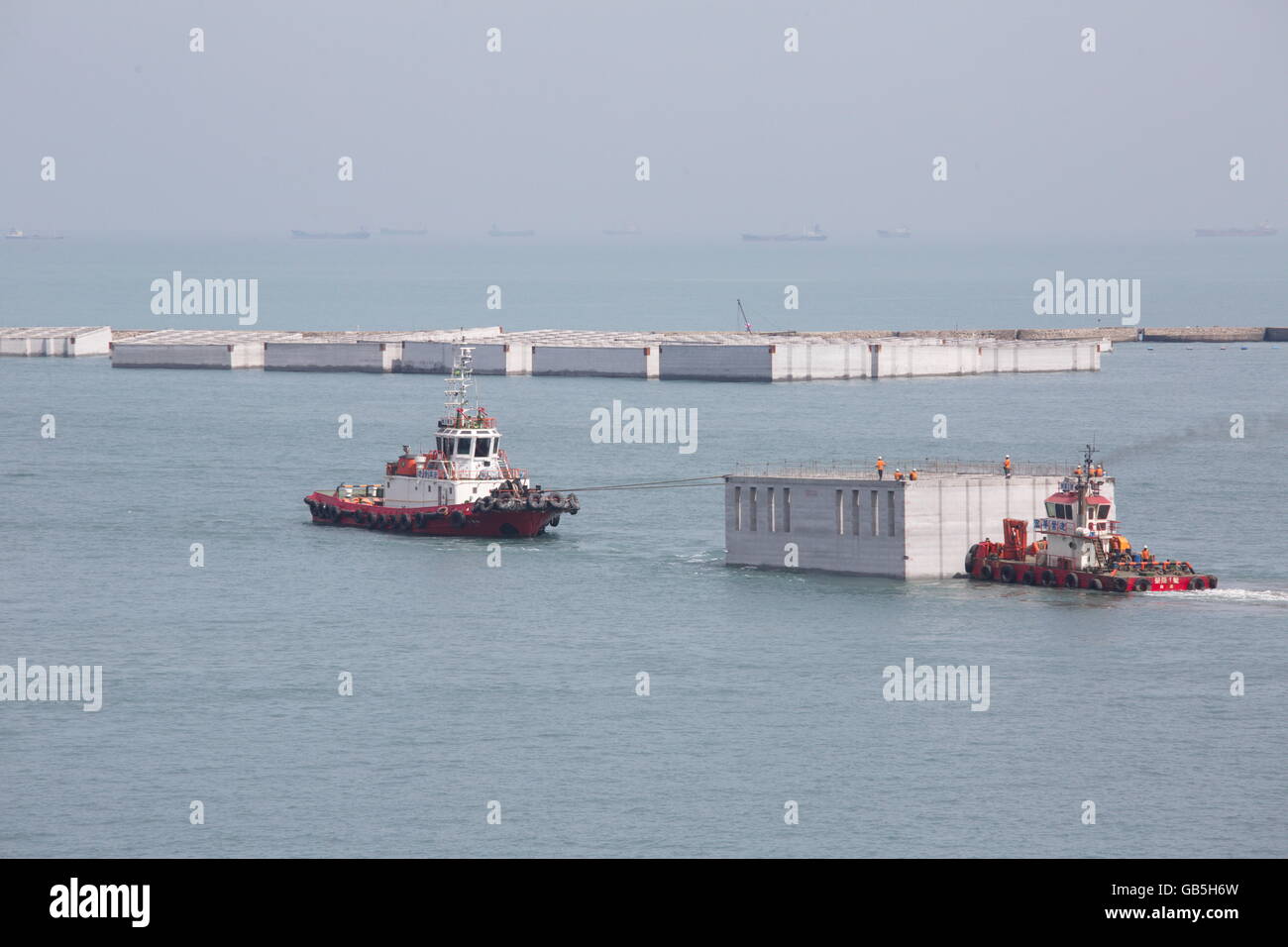 Ship caisson hi-res stock photography and images - Alamy