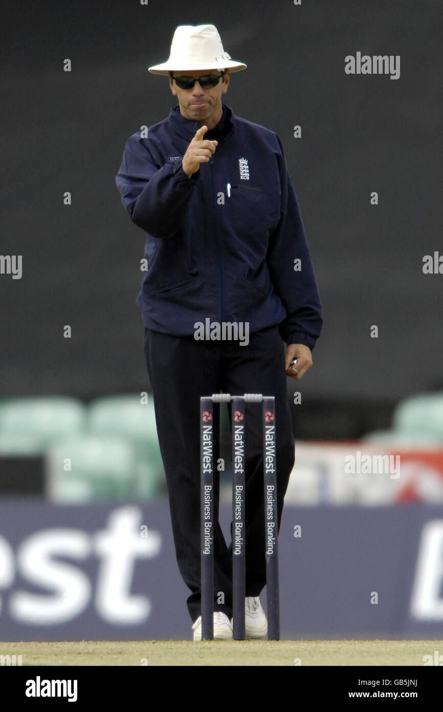 Cricket umpire finger hi-res stock photography and images - Alamy