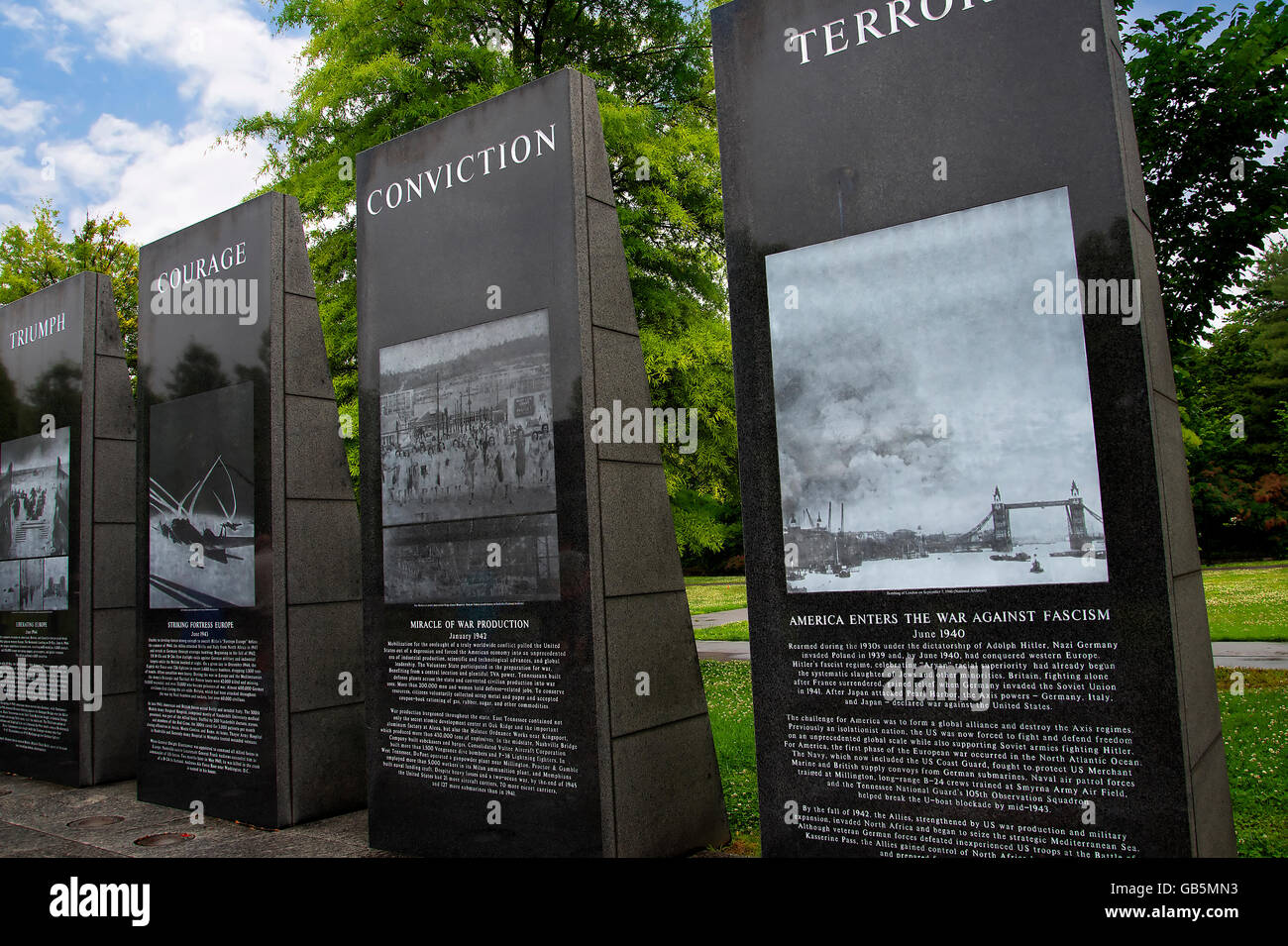 Tennessee memorial sculptures and fountain to those involved in ...