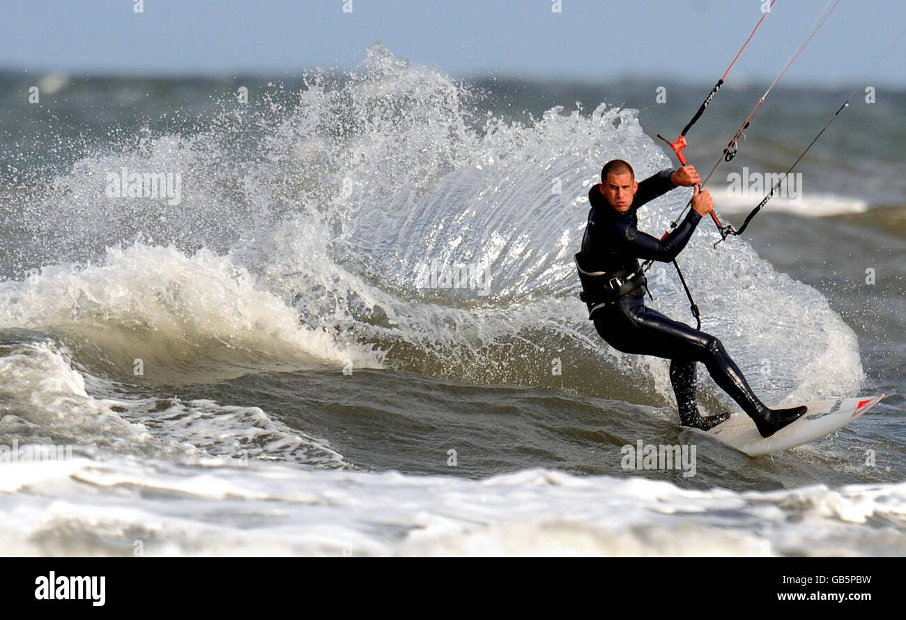 Surfing on tynemouth beach hi-res stock photography and images - Alamy