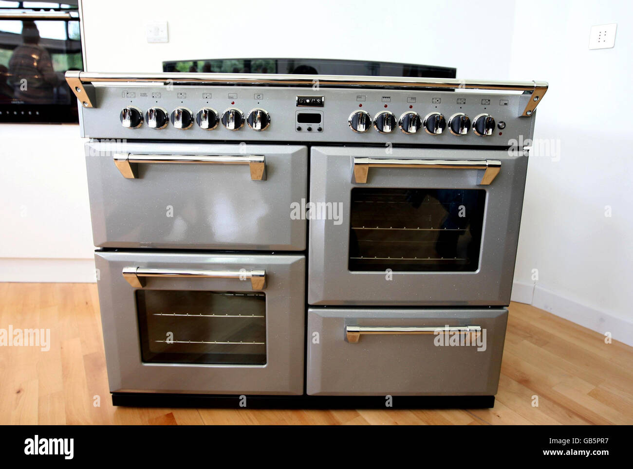 Diamond encrusted cooker Stock Photo - Alamy