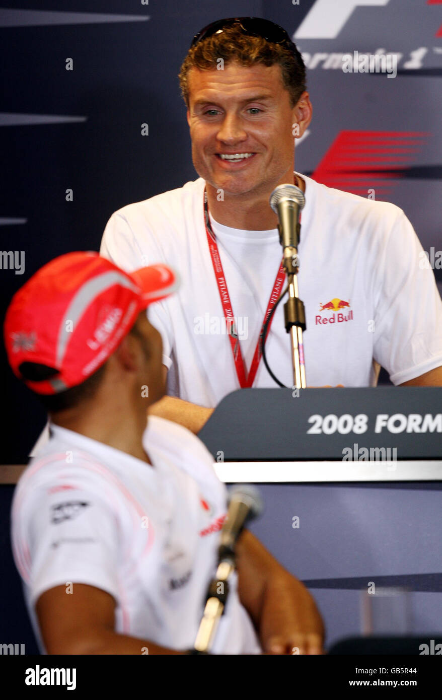 F1 drivers talking hi-res stock photography and images - Alamy