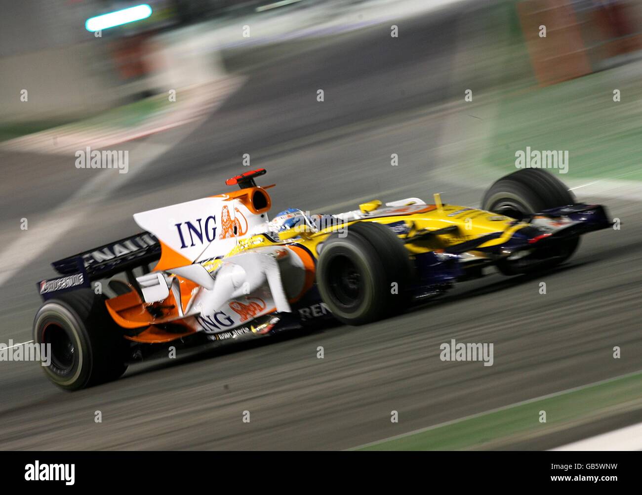 Formula one singtel singapore grand prix hi-res stock photography and ...