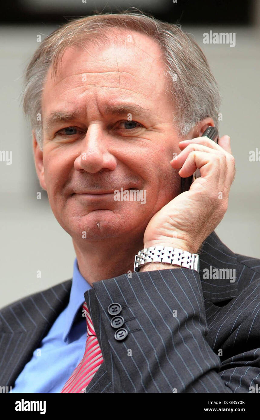 Geoff Hoon as he leaves, l10 Downing Street, London Stock Photo - Alamy