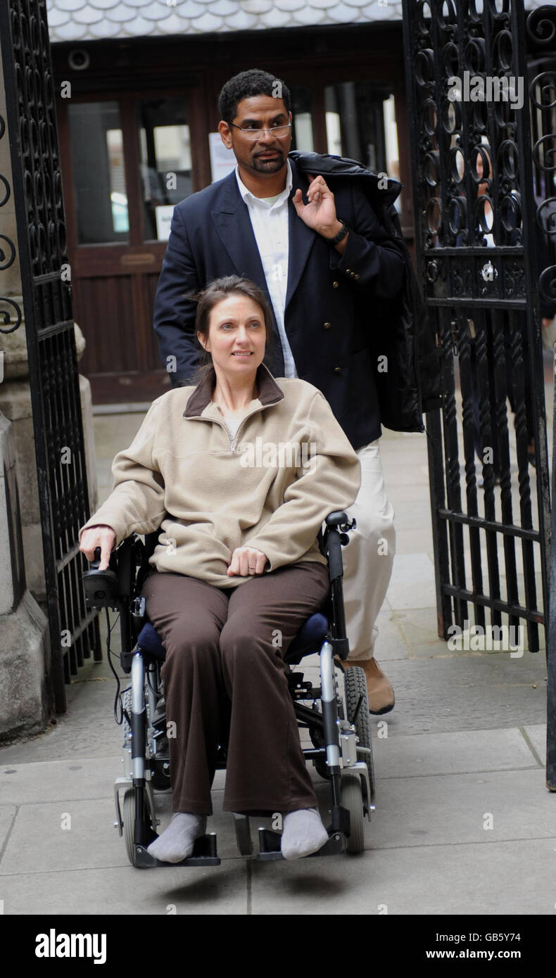 Multiple sclerosis sufferer Debbie Purdy, from Bradford, with husband ...
