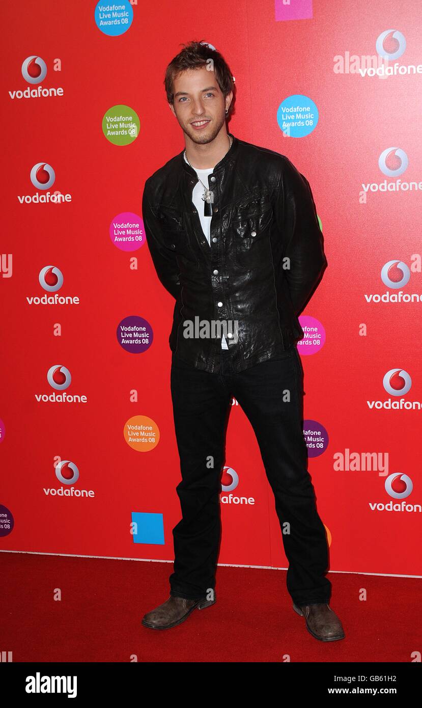 James morrison arrives for the vodafone live music awards 2008 hi-res ...