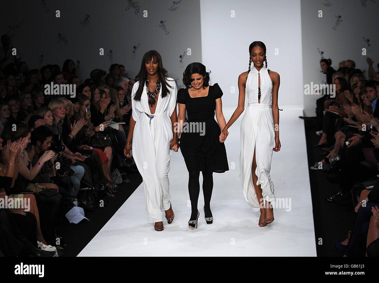 London Fashion Week - Issa Catwalk Show Stock Photo - Alamy