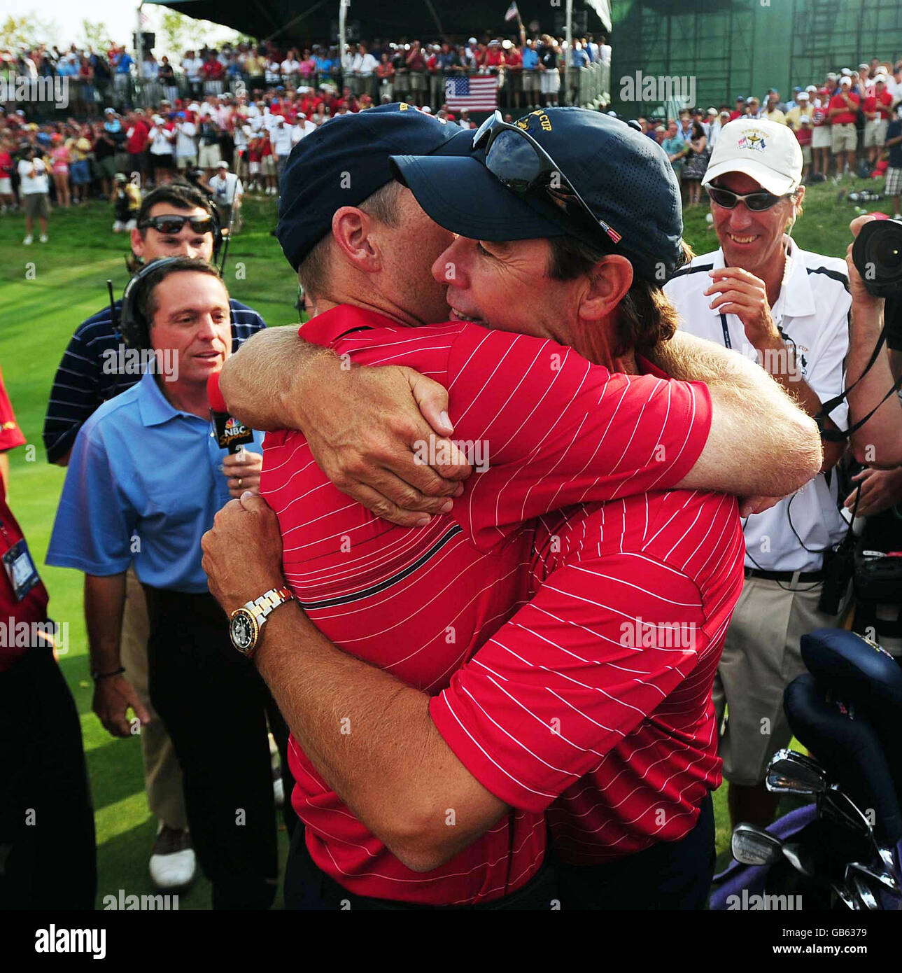 USA's captain Paul Azinger (right) celebrates their victory with Jim ...