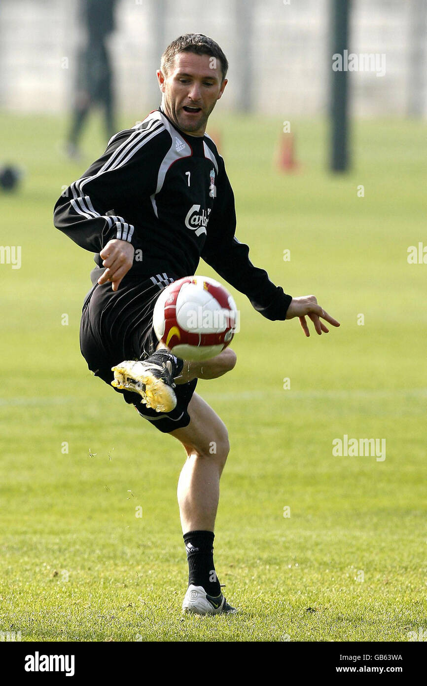 Robbie keane liverpool champions league hi-res stock photography and ...