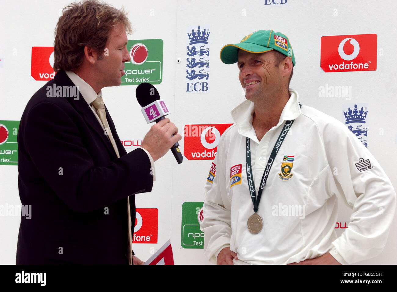 Channel 4's Dermot Reeve presents South Africa's Gary Kirsten with the ...