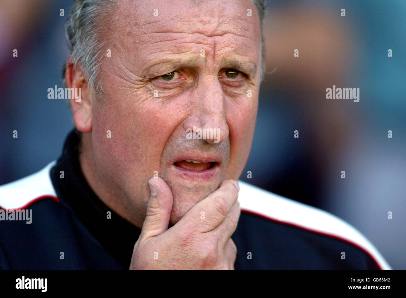 Paul hart nottingham forest manager hi-res stock photography and images ...