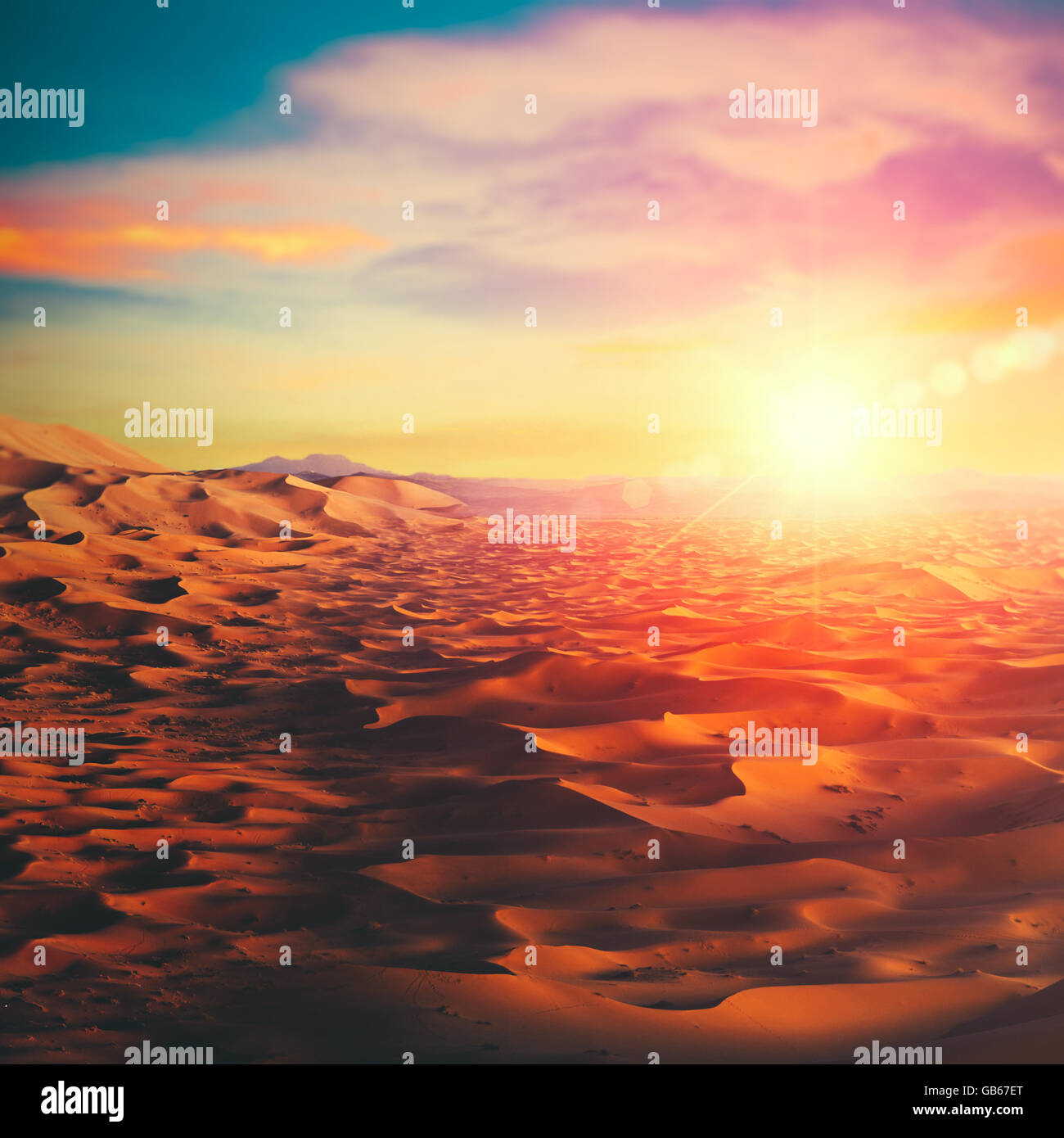 Blinding desert light hi-res stock photography and images - Alamy