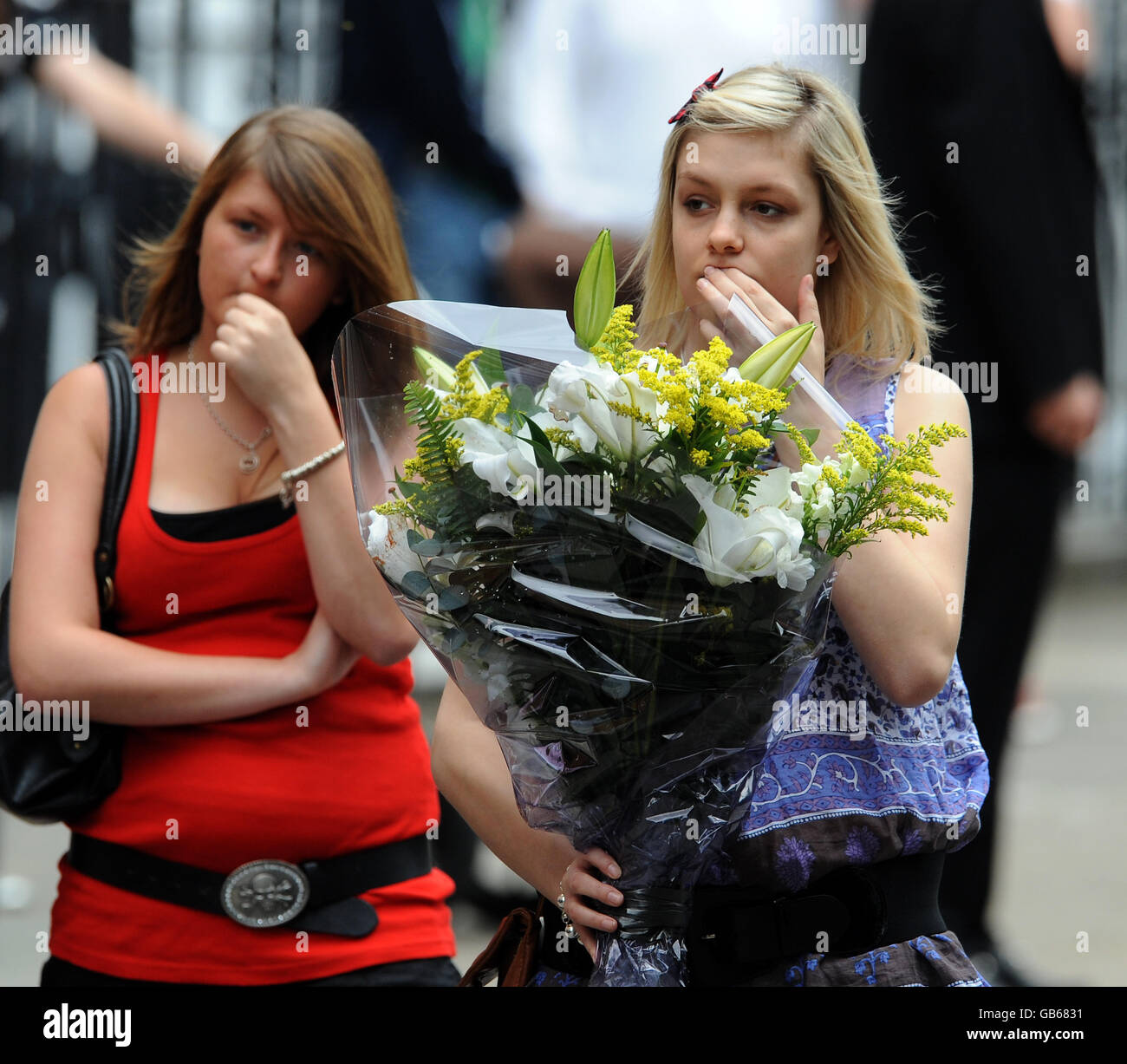 Mourners at the funeral of Ben Kinsella, London Stock Photo - Alamy