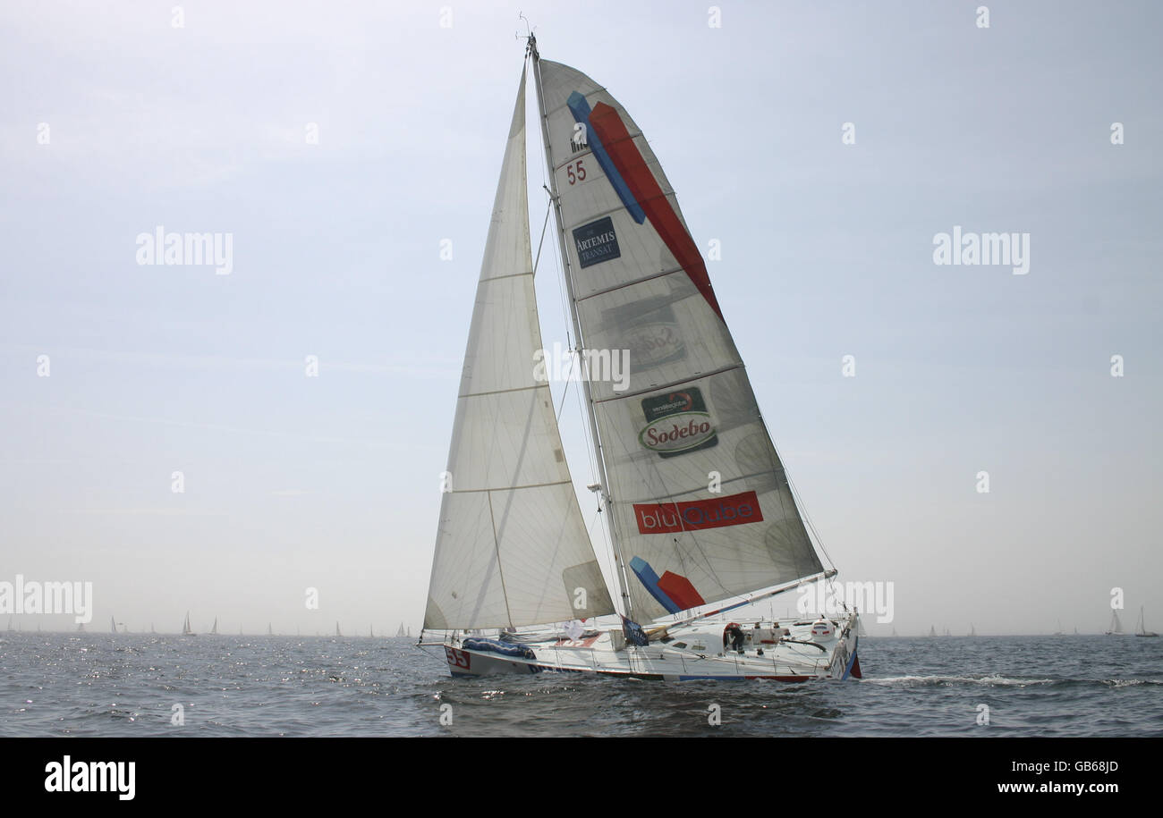 White Ocean Racing Stock Photo - Alamy