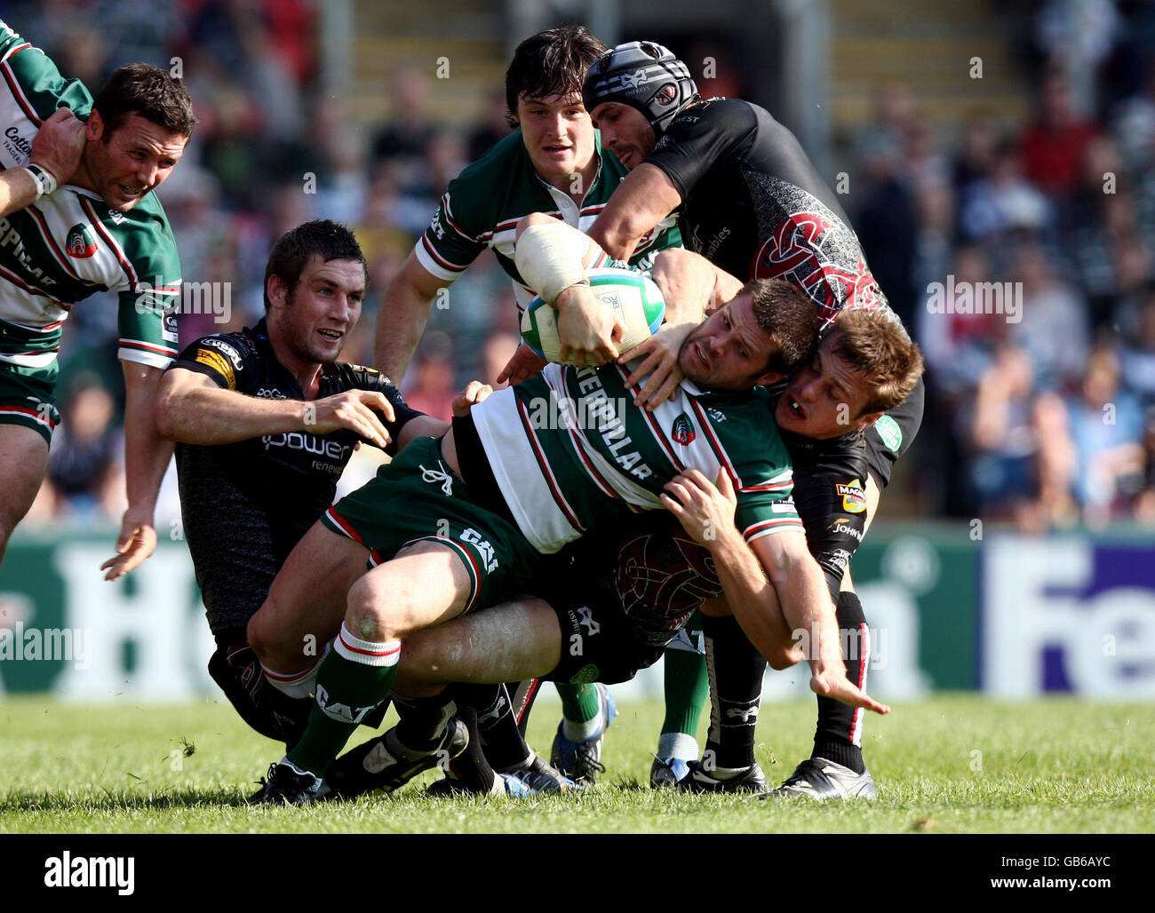 Rugby union tackling action leicester tigers hi-res stock photography ...