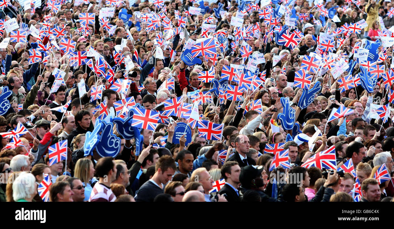 Team gb olympics british flags hi-res stock photography and images - Alamy