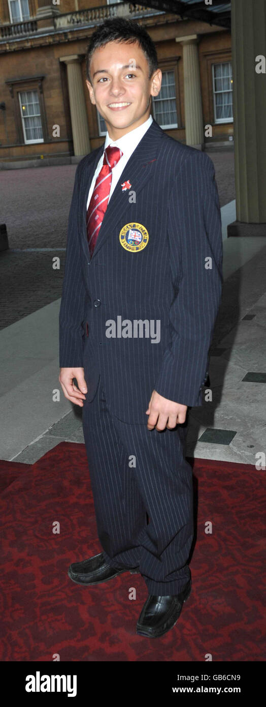 Olympic swimmer Tom Daley arrives at Buckingham Palace in London for ...