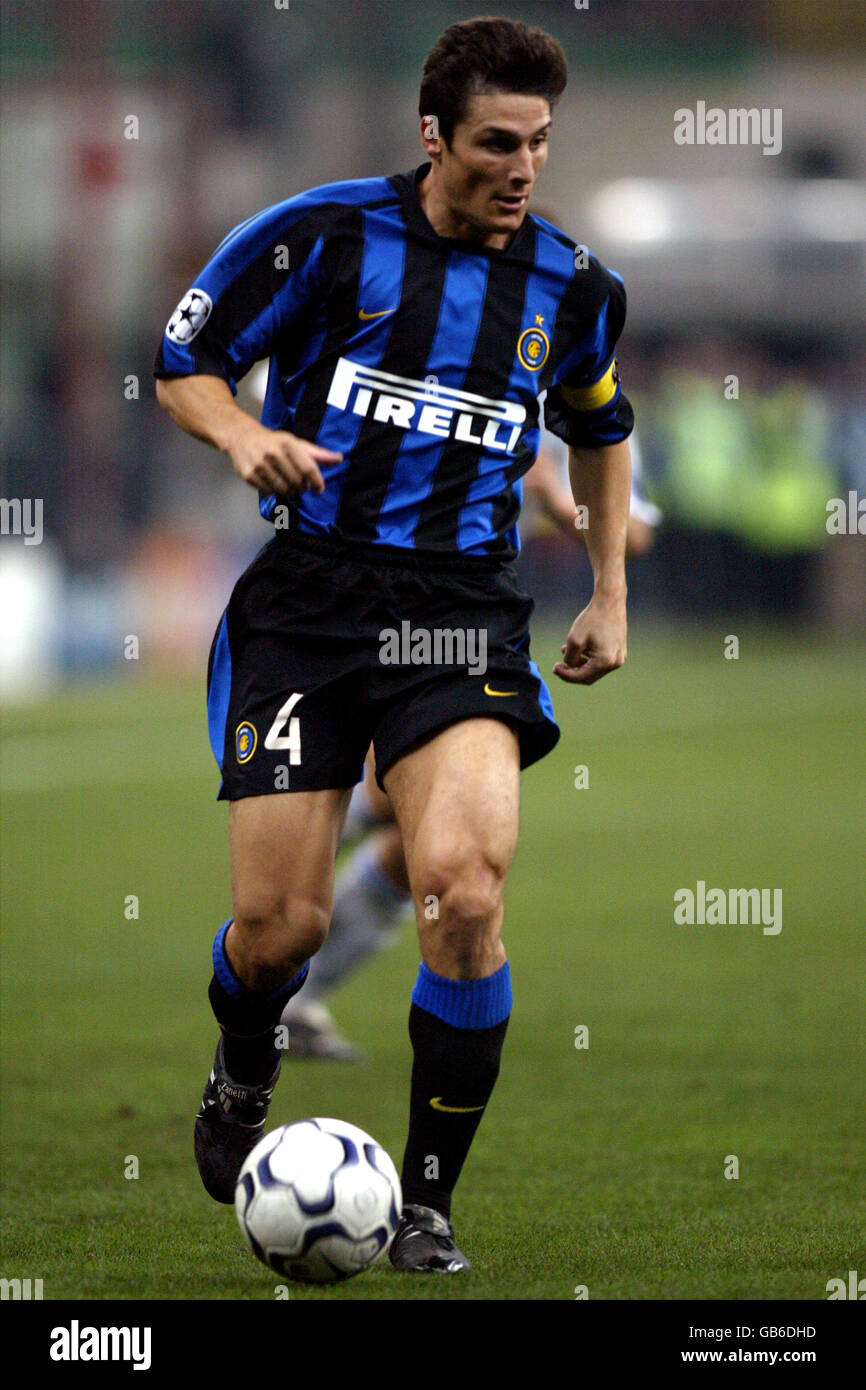 Javier zanetti inter milan hi-res stock photography and images - Alamy