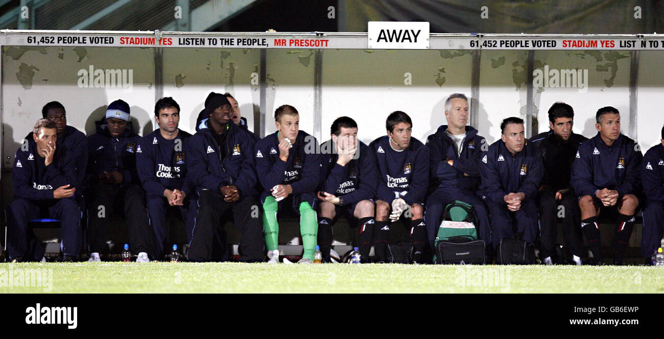 Football staff bench datacoapplies hi-res stock photography and images ...