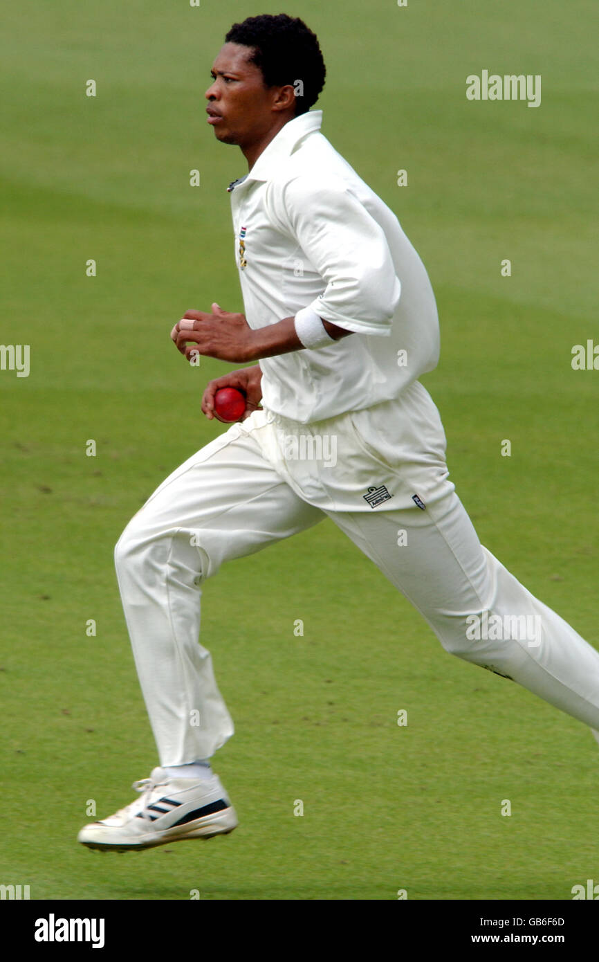 South africas makhaya ntini hi-res stock photography and images - Alamy