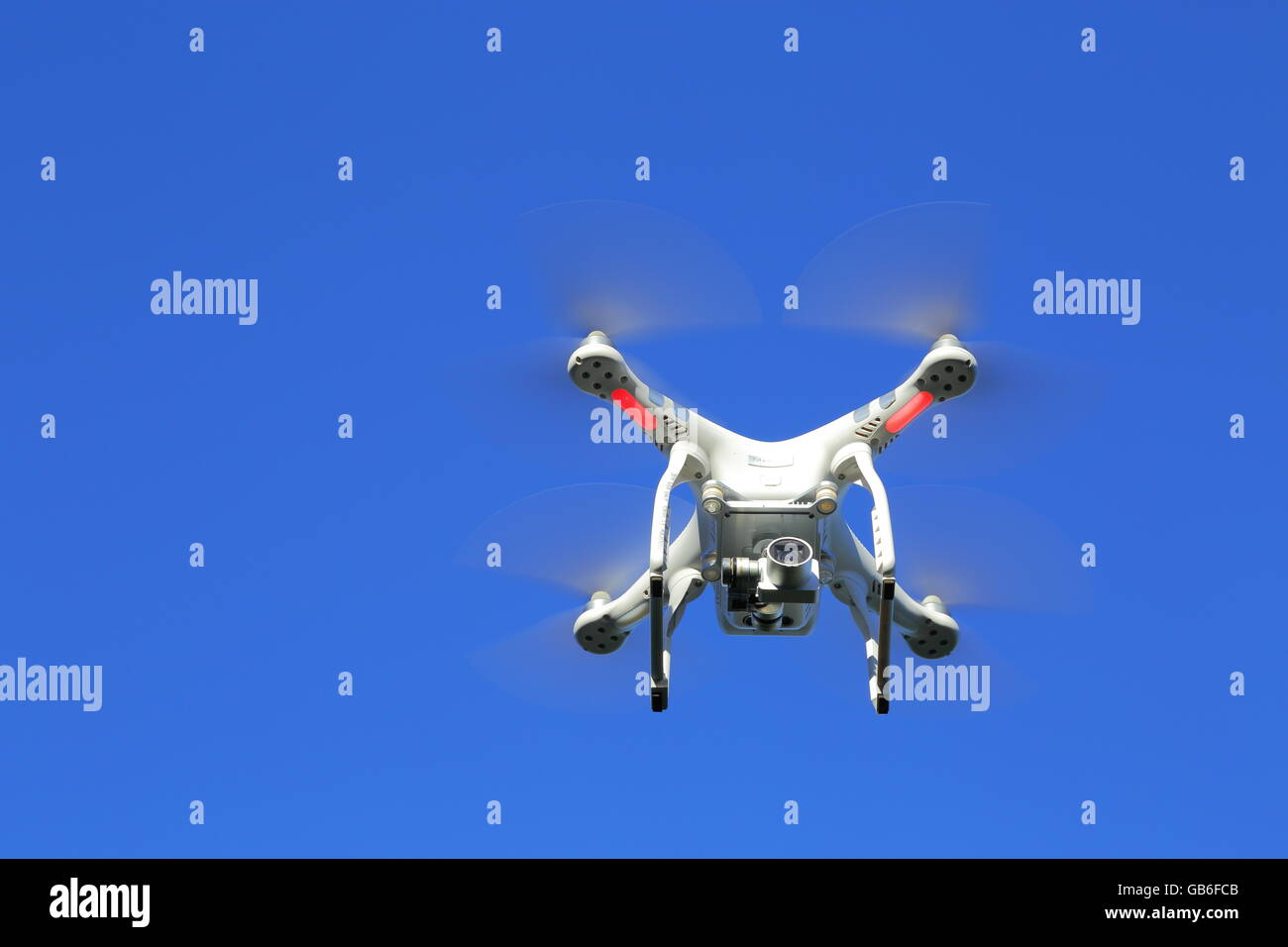 Rotating drone hi-res stock photography and images - Alamy